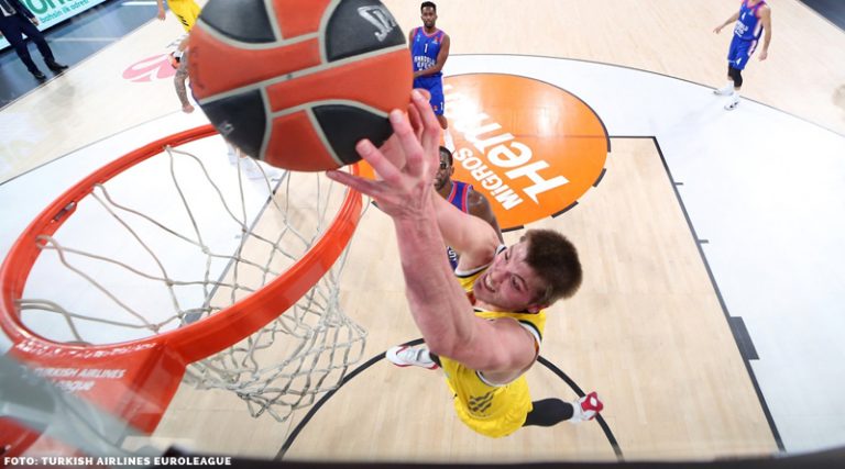 Interview: Berlins Ben Lammers über die Kunst der Defense | basketball.de